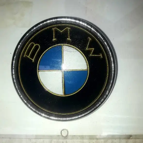 Repuesto Escudo Bmw